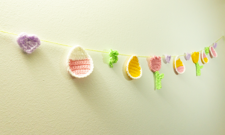 Cute Egg and Tulip Applique Crochet Pattern - Spring Bunting - Jess ...