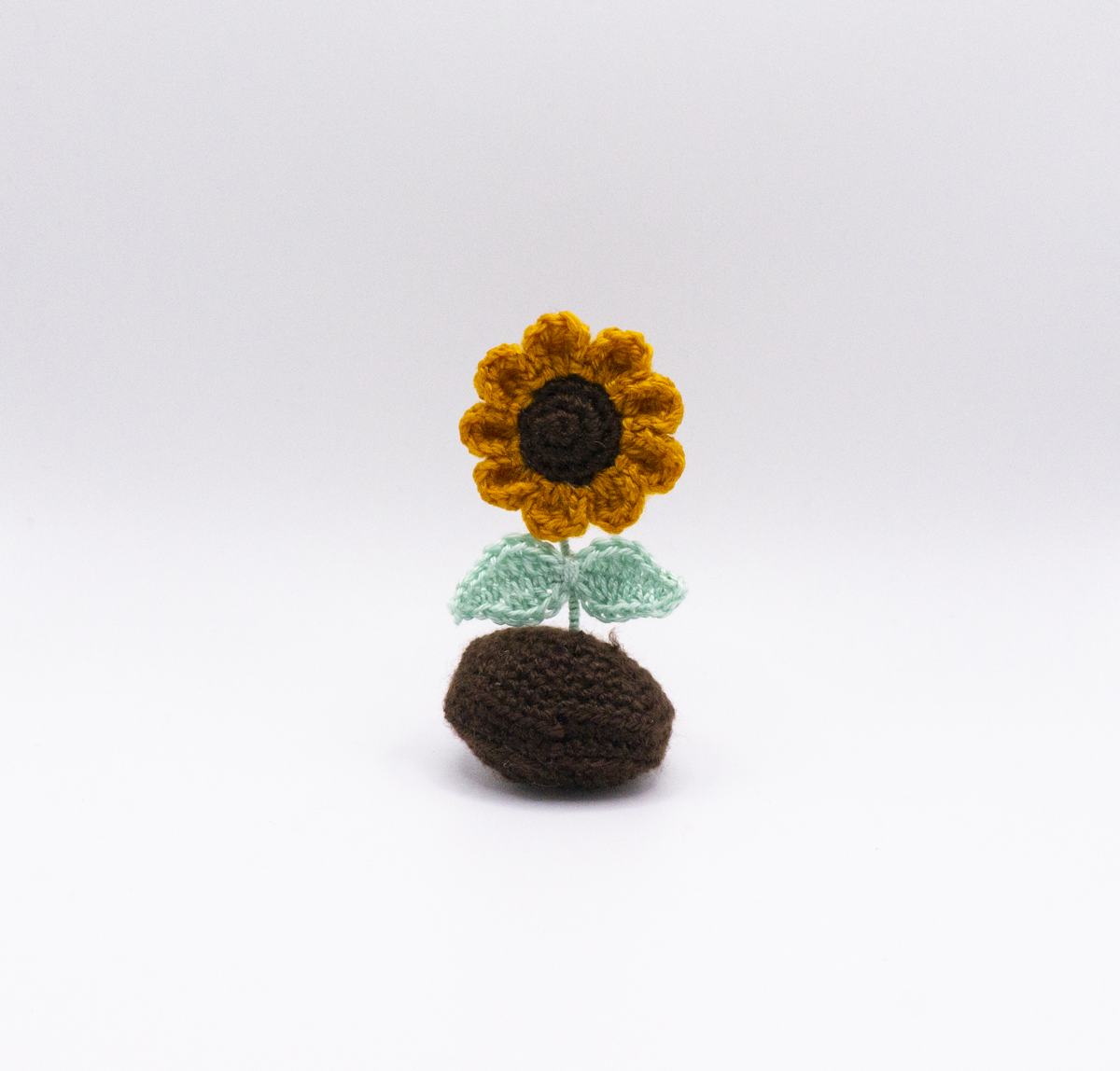 Crochet Sunflower Plant Pattern - Cute Essential Oil Room Freshener ...