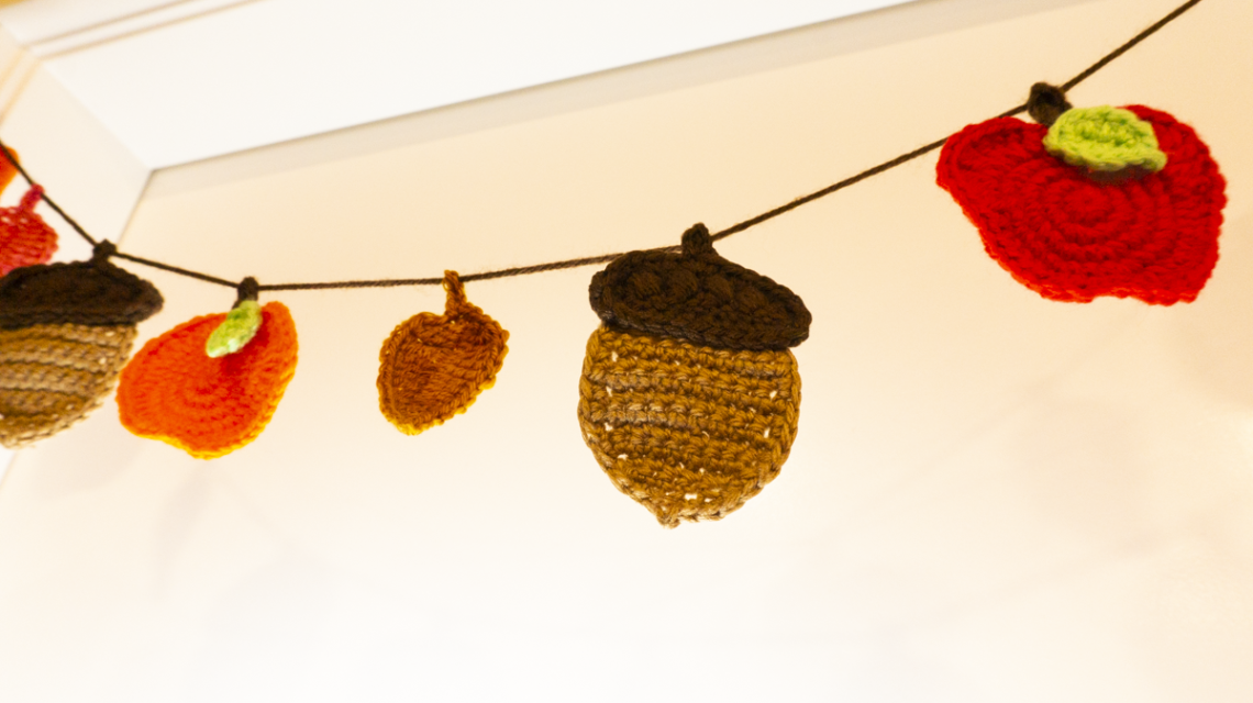 Crochet an Acorn Applique - FREE PATTERN - Jess Crafting