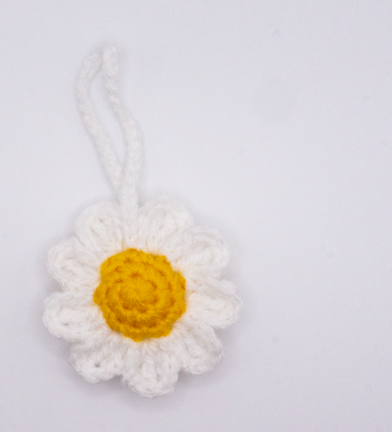 Crochet a Daisy Bag Charm - Free Crochet Pattern - Video Tutorial ...