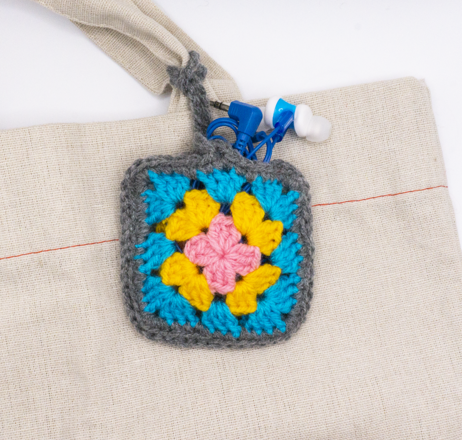 Crochet Granny Square Bag Charm Pouch Pattern - FREE PATTERN - Jess ...